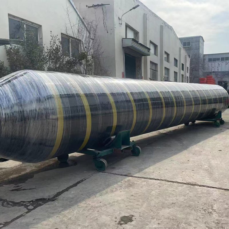 Comparison between conventional dredging pipelines and self-floating ...