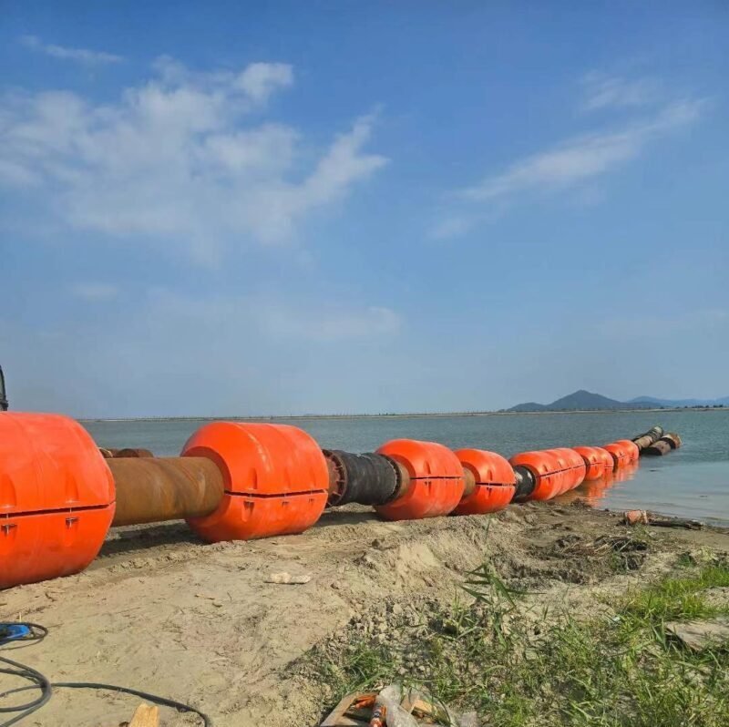 Comparison between rubber flange sludge suction pipes and steel flange ...